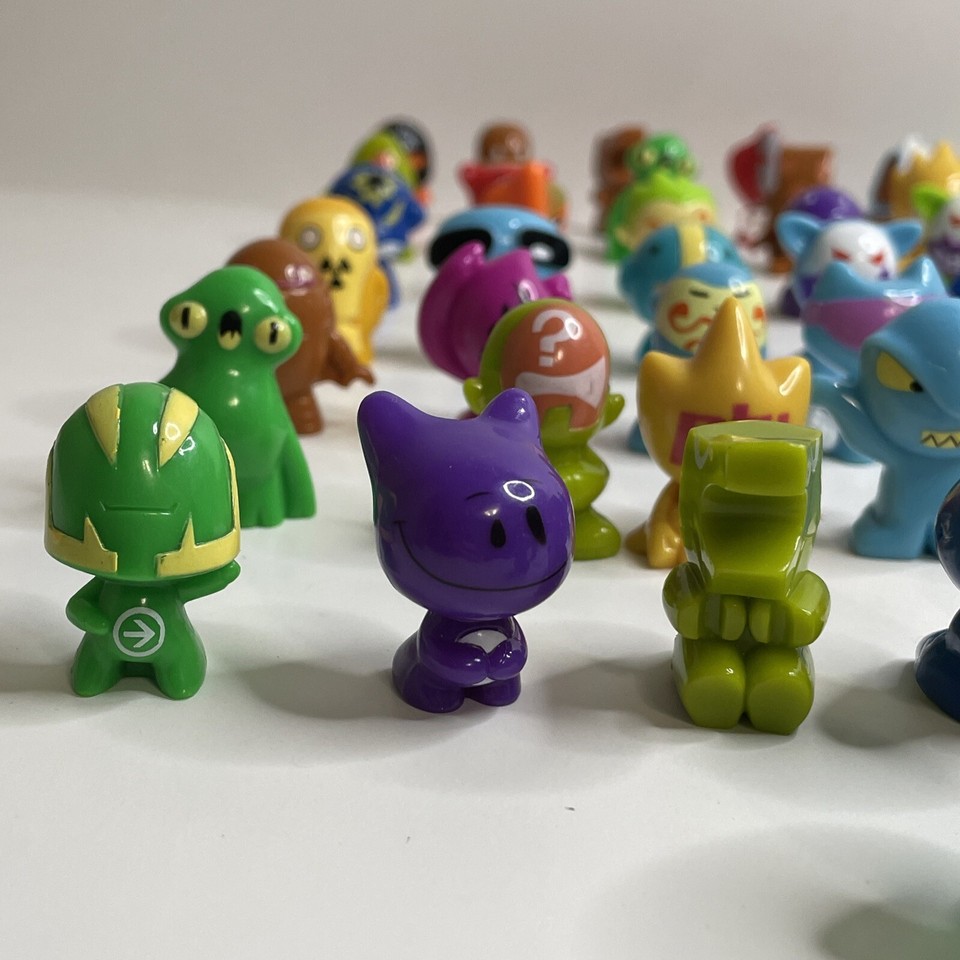 GoGo's Crazy Bones Lot Of 73 - Aliens - Huge - Ultra Rare - HTF - OOP ...