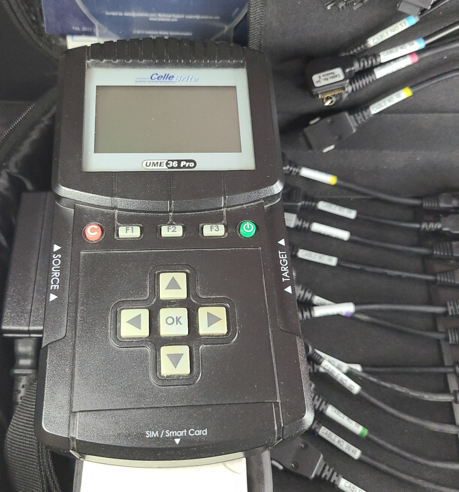 Celle brite Phone Data Transfer Kit w Bag UME 36 Pro Mobile Power ...