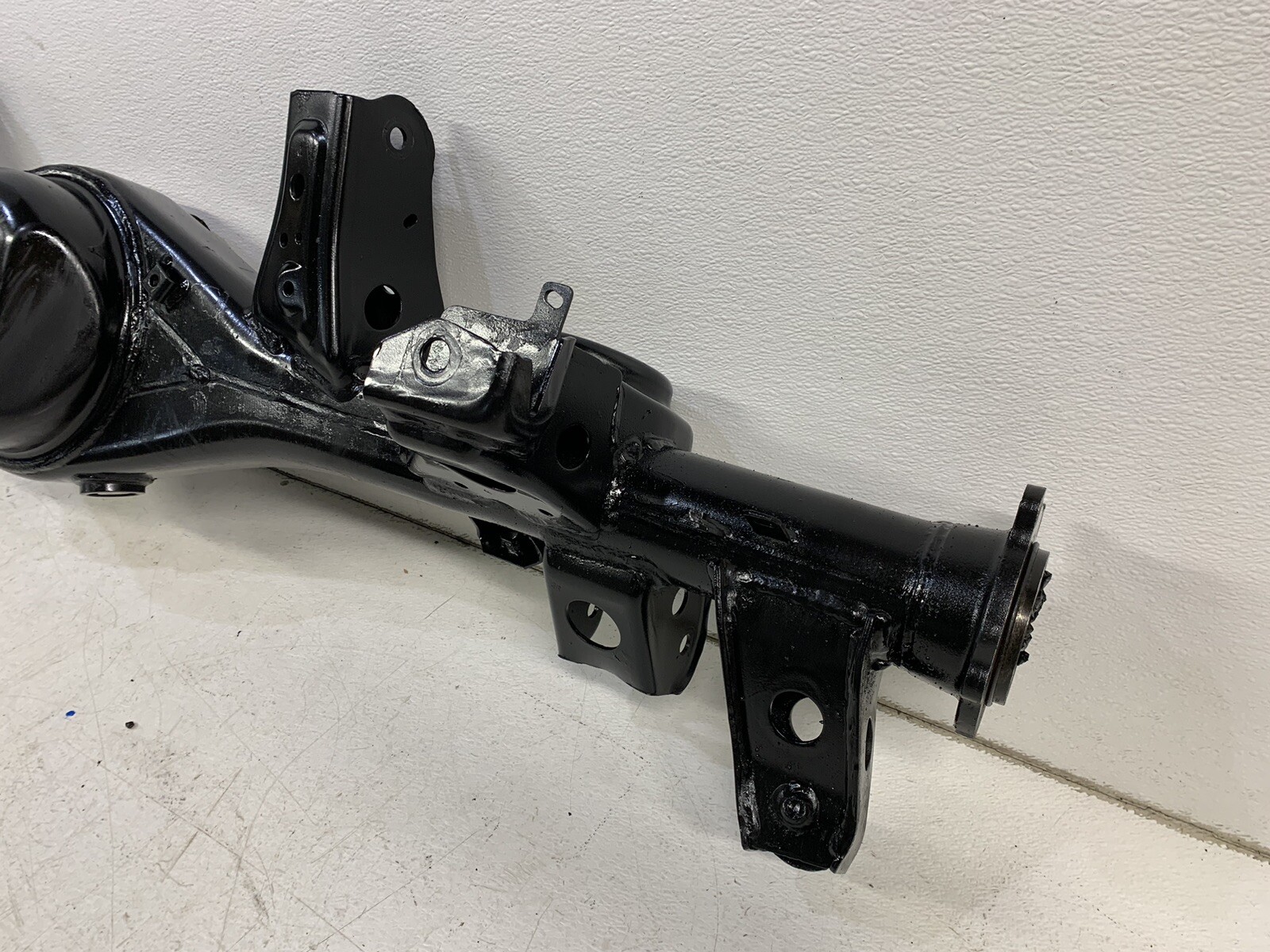 2001-2004 Toyota Sequoia Rear Axle Differential Housing BARE | RWD 4WD ...