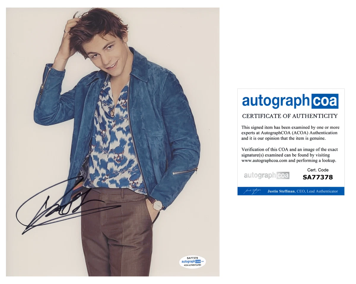 Ross Lynch Autograph Signing