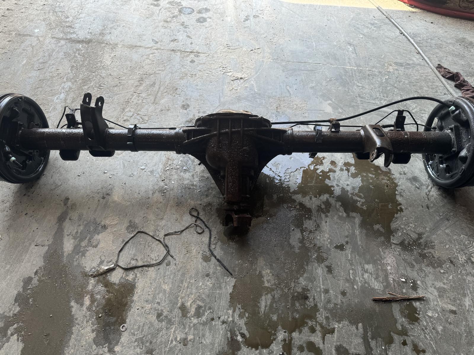 2009-2013 Chevy Silverado 1500 Rear Axle Assembly 8.6" Ring Gear 3.73 ...