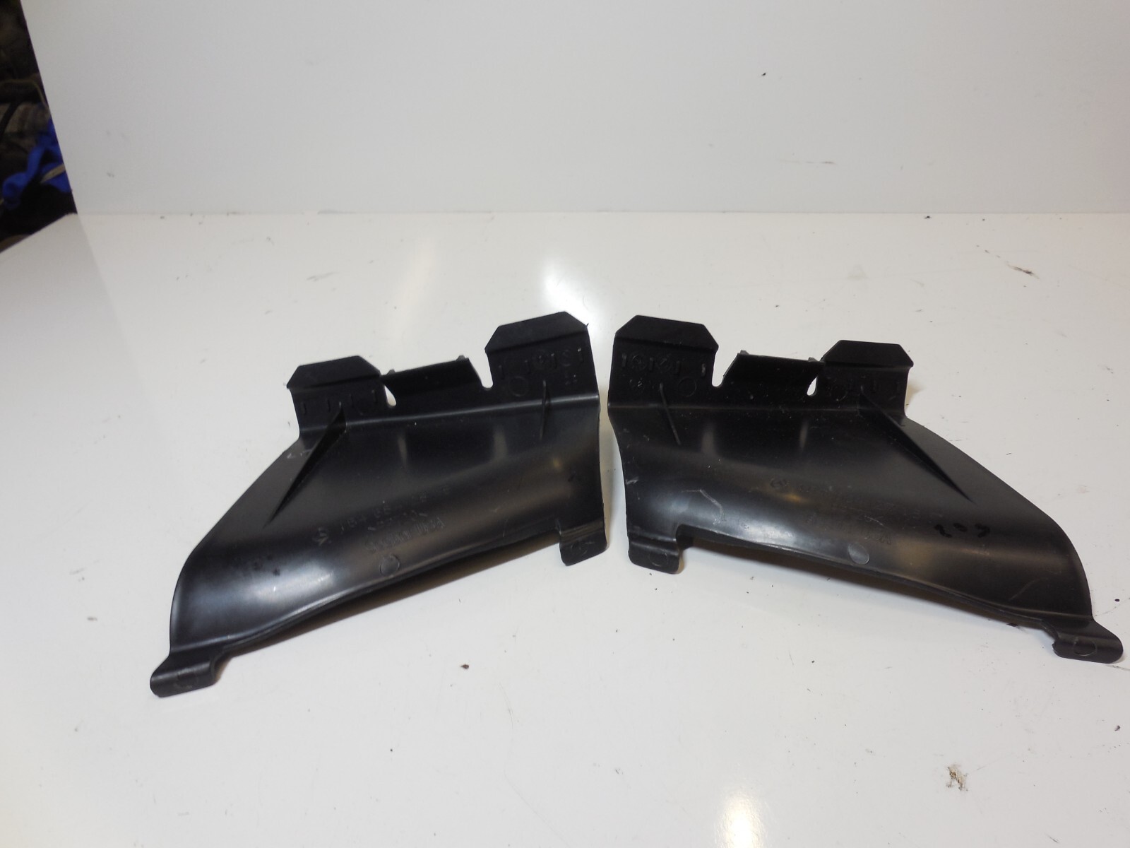 06-11 Mercedes W164 ML-350,500 Front LH + RH Driver Floor Trim Cover ...