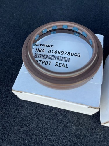 OEM Freightliner Cascadia output shaft seal MBA 0169978046/ MBA ...