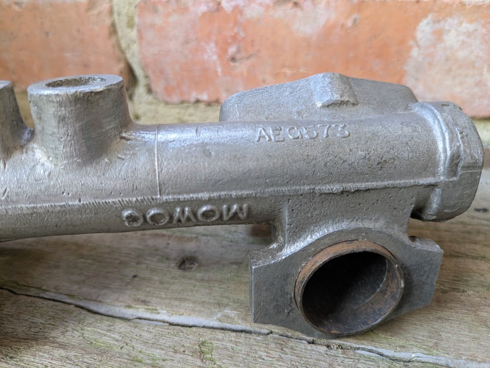 Classic Mini Cooper S / Austin 1300 GT AEG573 Original Twin Carb Inlet ...