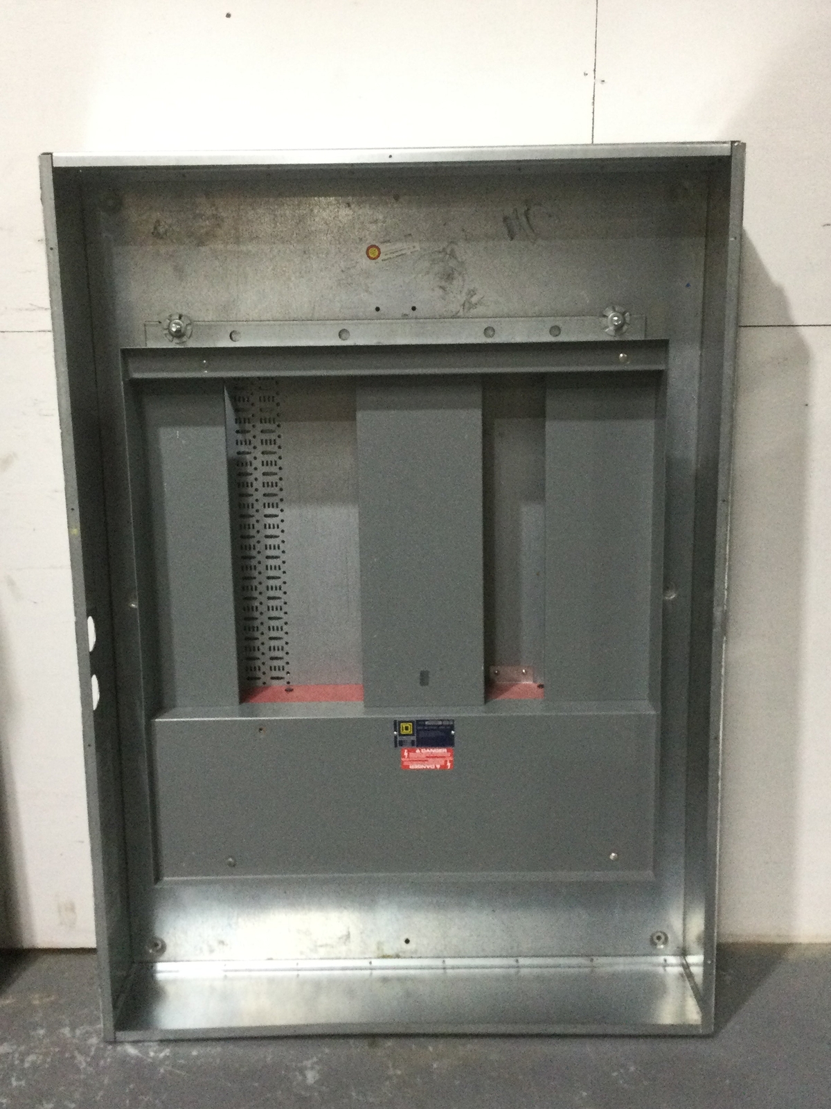 Square D HCW23598 HCW 3 Phase 800 Amp 600Vac I Line MLO Panelboard 59 ...