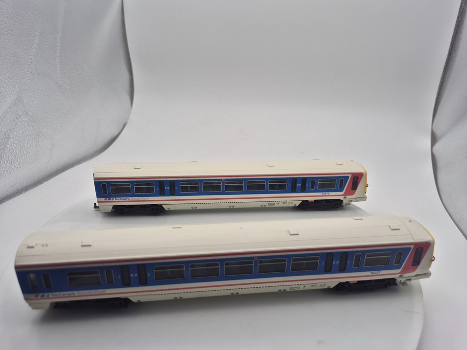 Hornby R2001 Network Southeast Class 466 Kent Link Networker 2 Car EMU ...