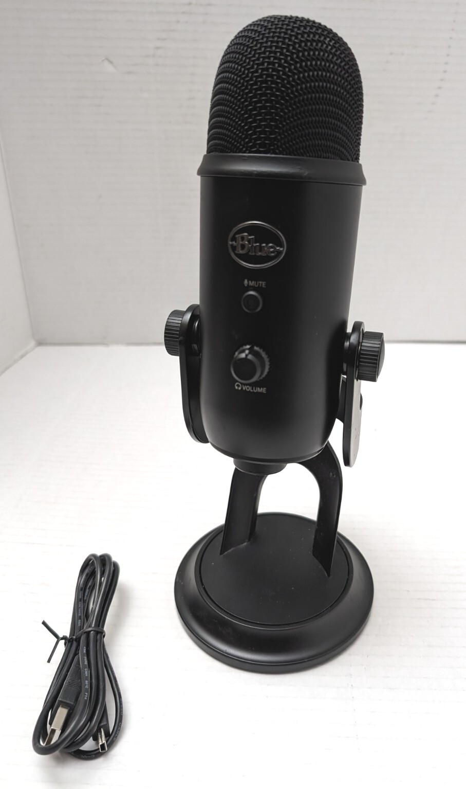 Blue Yeti Black USB Mic for Recording Streaming Condenser | eBay