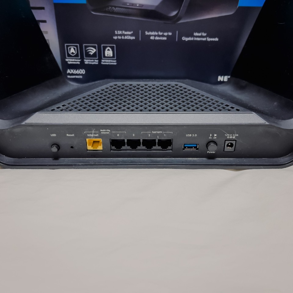 Netgear AX6600 RAX70, Nighthawk 8-Stream Tri-Band WiFi 6 Router ...