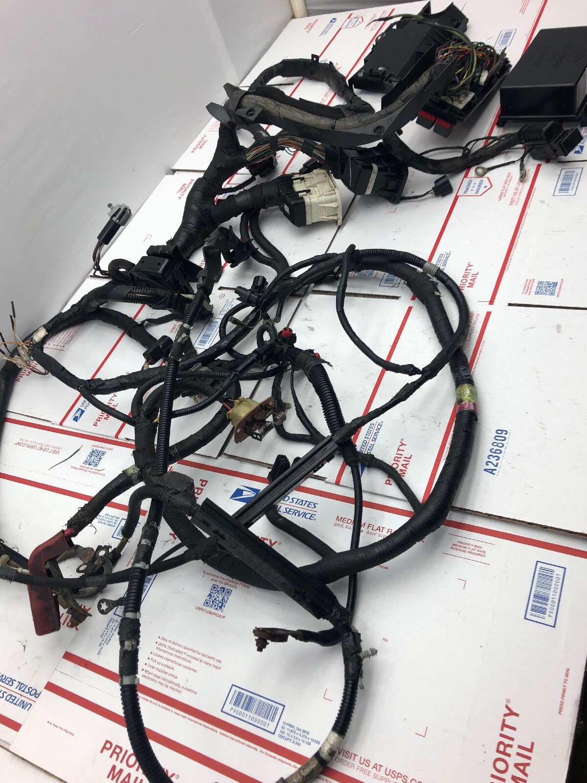 Ford Power Distribution Box And Wire Assembly F7UB-14A003-AB OEM (94H4 ...