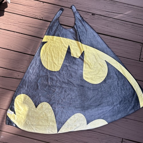 SIX FLAGS BATMAN HALLOWEEN Costume CAPE black yellow ONE SIZE | eBay