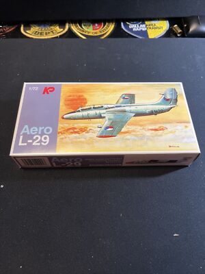 KP Models Aero L-29 Delfin Model Kit Aircraft 1:72 | eBay