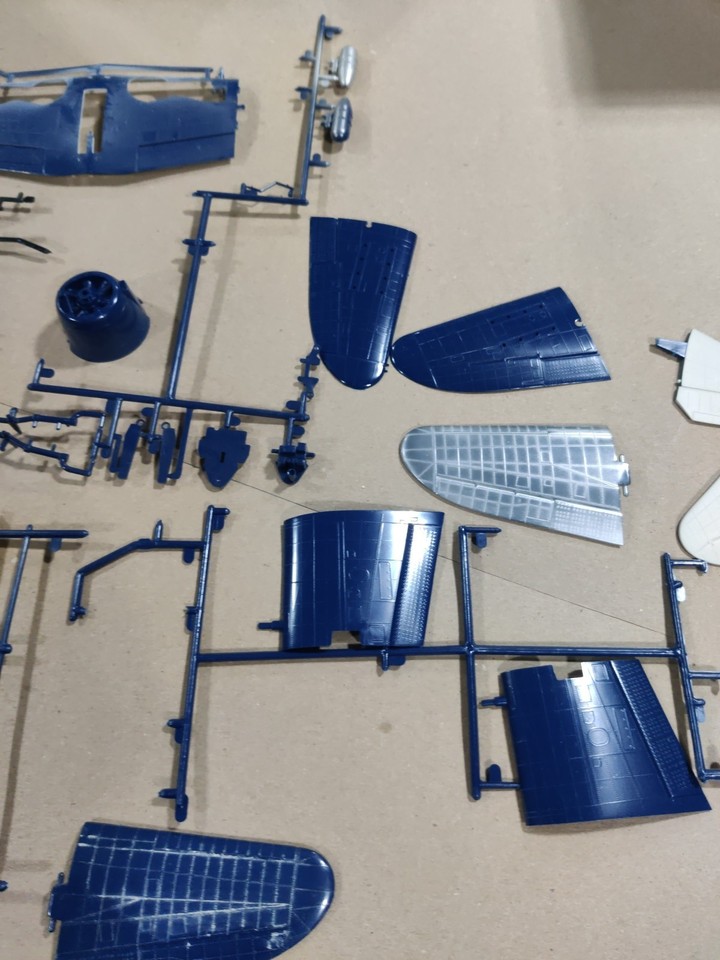 Monogram 1/4 Inch Scale Sb2c HELLDIVER WWII Dive Bomber Kit PA69-149 | eBay