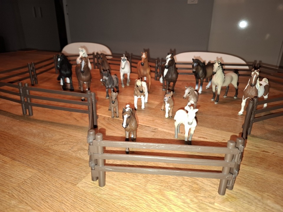 17 Schleich Pferde wie neu, inkl. 15 Zaunteile | eBay