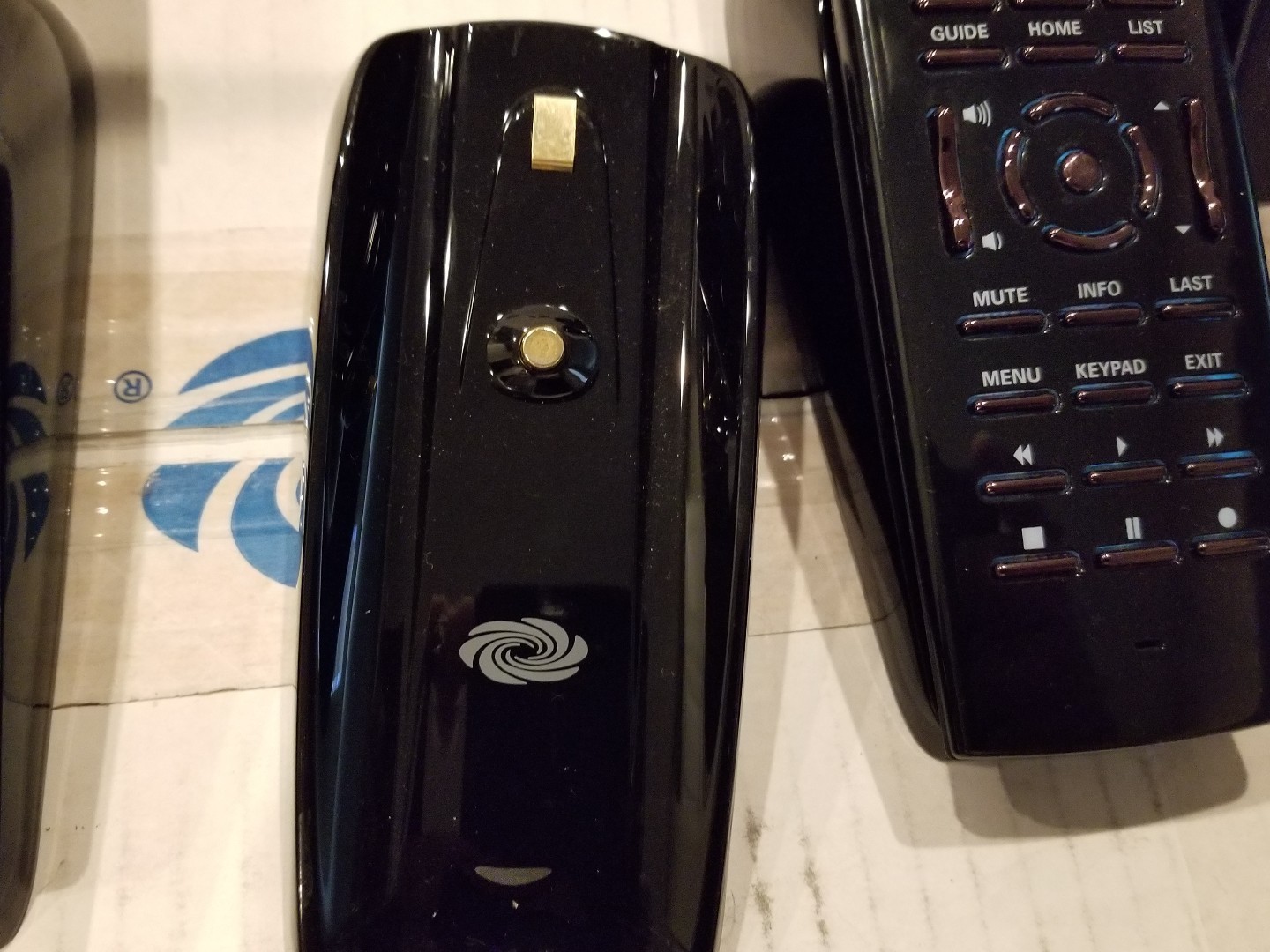 Crestron MTX-3 Handheld Wireless Touch Screen remote with DS Dock and ...