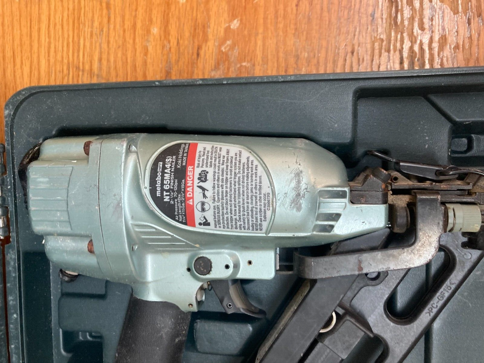 Metabo NT65MA4(S) 2-1/2" 15-Gauge Pneumatic Angled Finish Nailer With ...