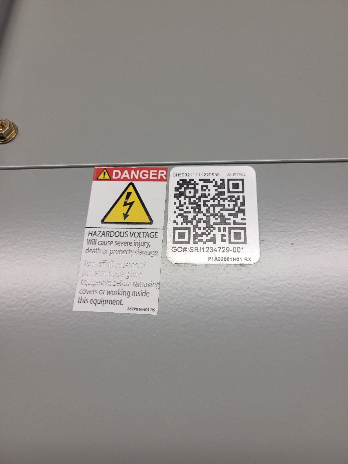 Eaton 400A Pow-R-Line PRL3A 3a Distribution Panelboard w/(4)Breakers ...