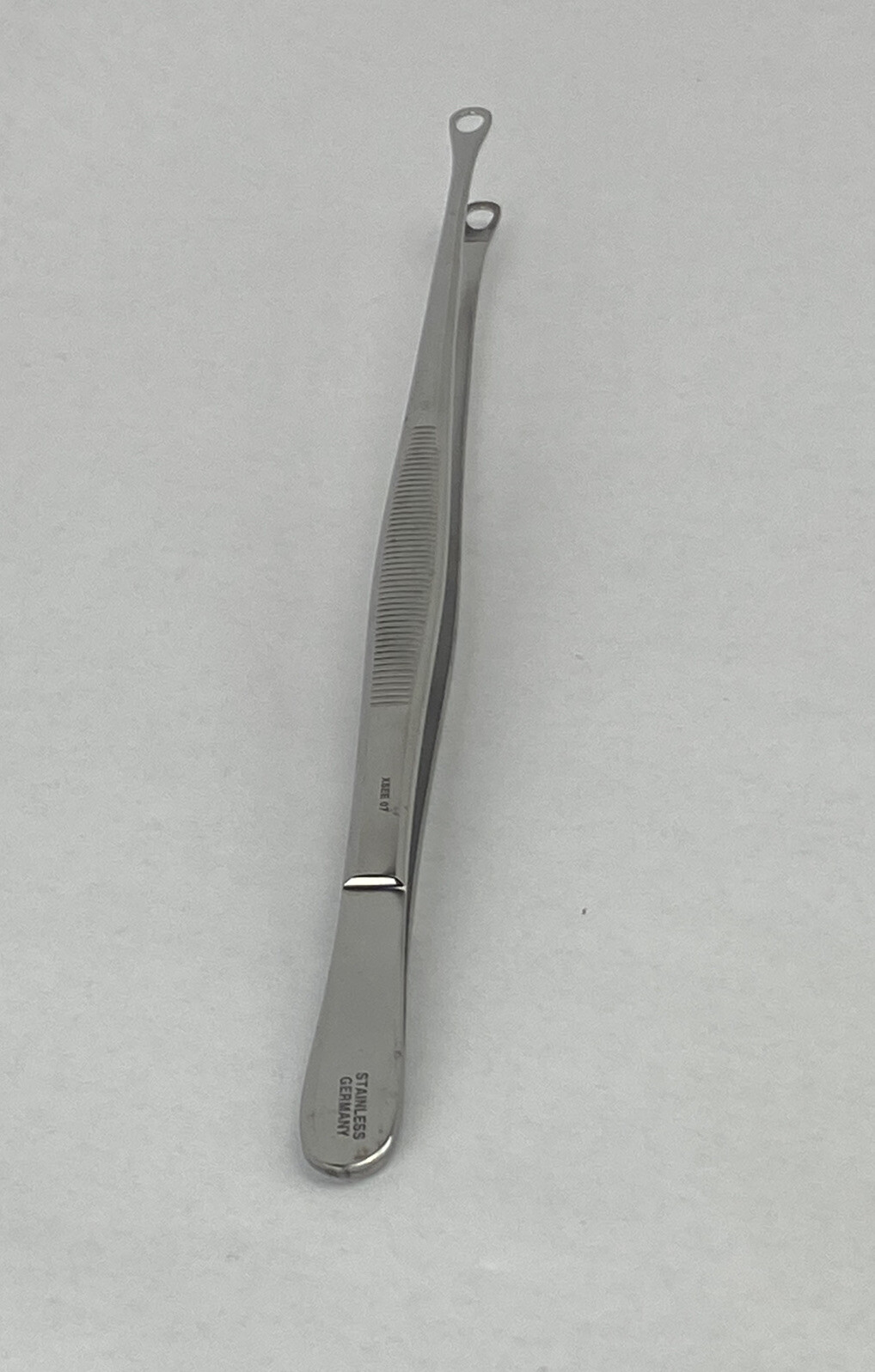 V Mueller SU 5075 Singley Tissue Forceps Fenestrated Tip Serrated Jaws ...