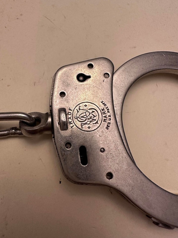Smith & Wesson Model 100 Handcuffs, Nickel, Rare serial number 10000 ...