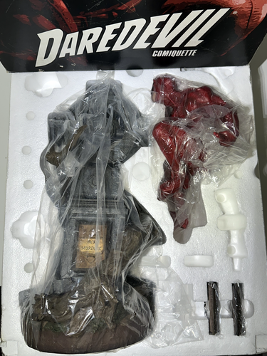 SIDESHOW COLLECTIBLES 200122 DAREDEVIL COMIQUETTE 5/1000 MARVEL STATUE ...