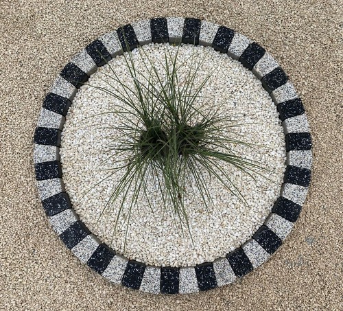 garden ring circle surround grass border edging brick tree fountain ...