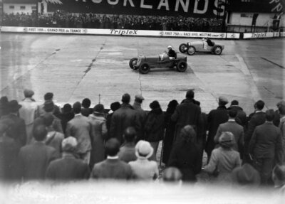 Humphrey Cook, ERA, leads Charlie Martin, Bugatti 1935 Motor Racing Old ...