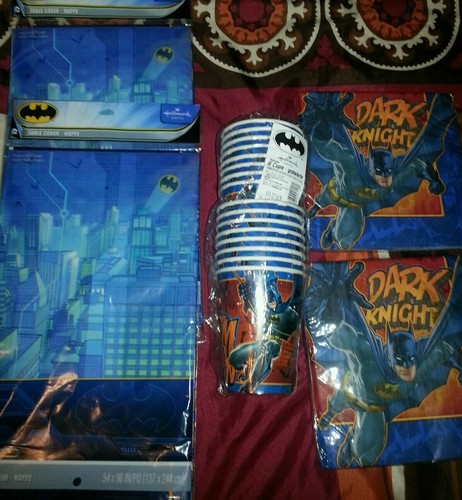 Batman Dark Knight Party Supply Set Tablecovers Napkins Cups DC ...