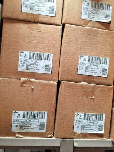 (K) Leviton 2-P,3-W, Single Receptacle 5821-I (IVORY) Box Of 100 NEW ...