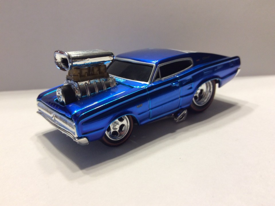 THE ORIGINAL MUSCLE MACHINES - 1966 DODGE CHARGER 426 HEMI 1/64 -66 ...