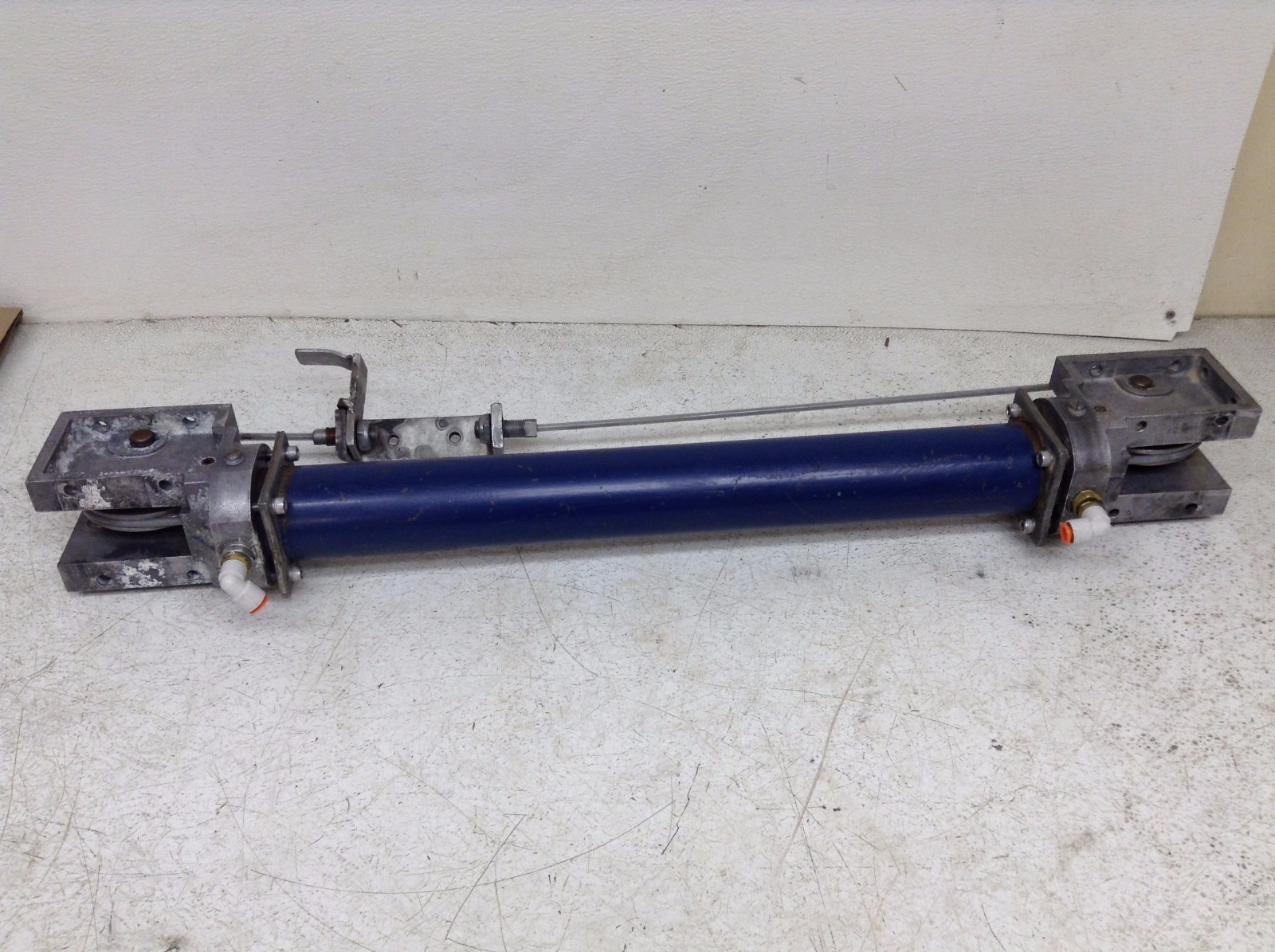 Tolomatic CCVS25 SK20 Pneumatic Actuator Cable Cylinder CCVS25SK20 Tol ...