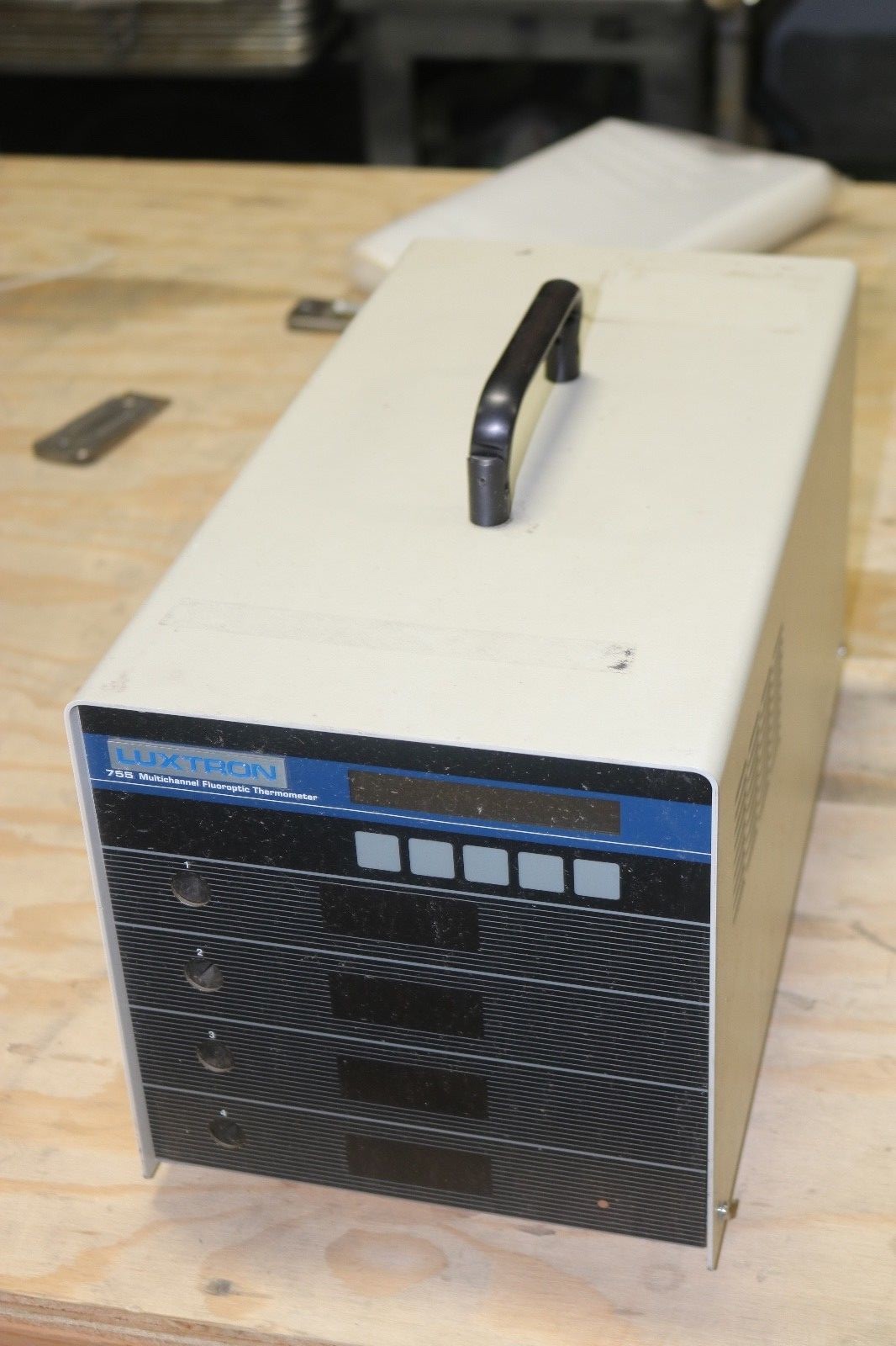 Luxtron Model Number 755 Multichannel Fluoroptic Thermometer | eBay