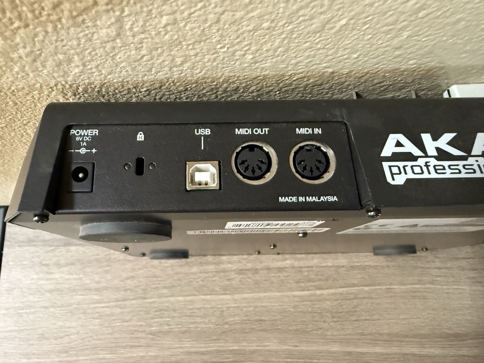 Akai MPD26 USB/Midi Pad Control Unit | eBay