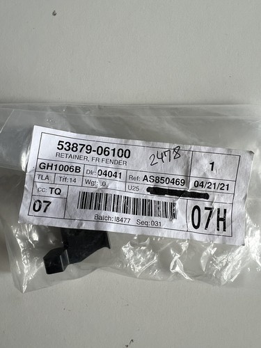 NEW Genuine Toyota Retainer Front Fender Liner 53879-06100 | eBay