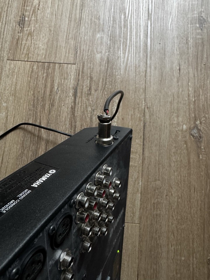 Yamaha MG102c 10 Input Stereo Mixing Console Studio Mixer Compressor w ...