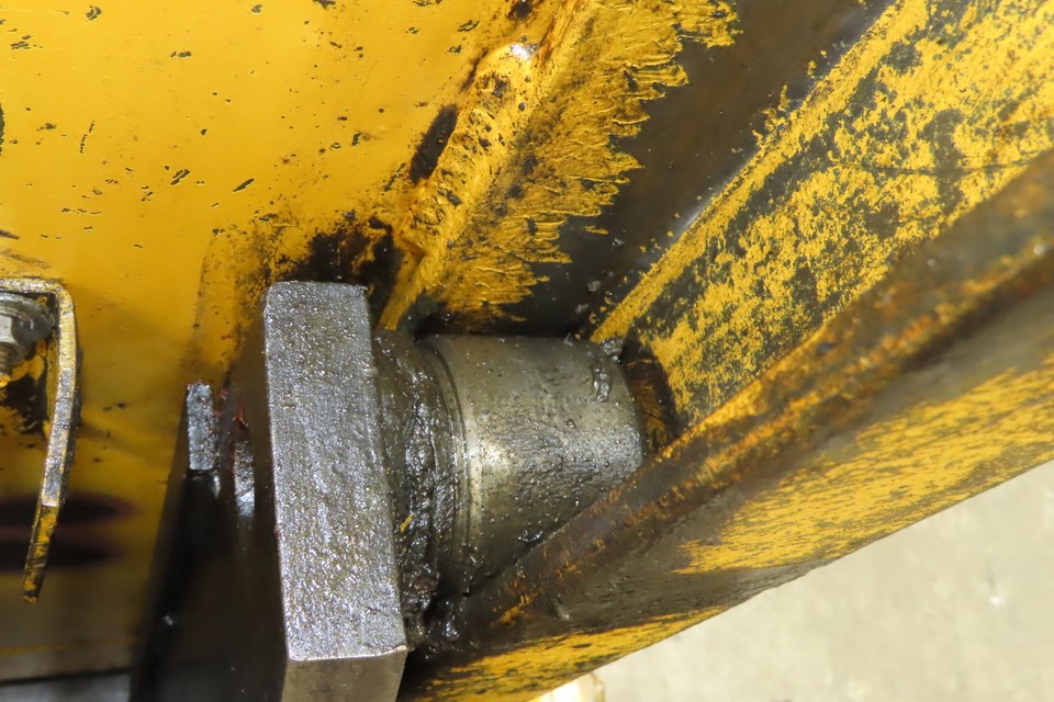 Big Joe PDI-24-A6 Walk Behind Pallet Lift Truck 2000lbs 24V Straddle ...