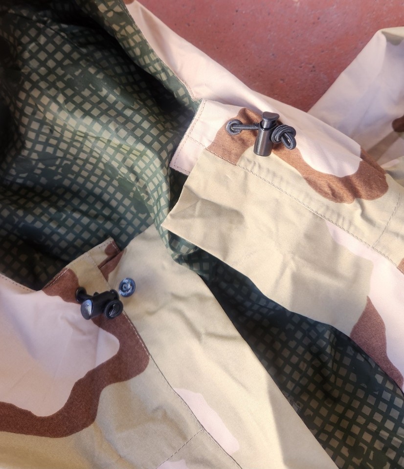 Oldschool Adventure Tech DCU / Night Desert Reversible Goretex Jacket ...