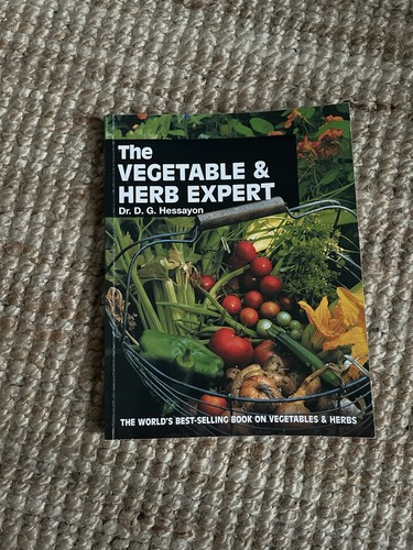 The VEGETABLE & Herb Expert Dr.D.G Hessayon Paperback Book 1997 | eBay UK