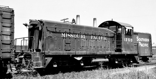 Missouri Pacific (MP) #1250 Black & White Print | eBay