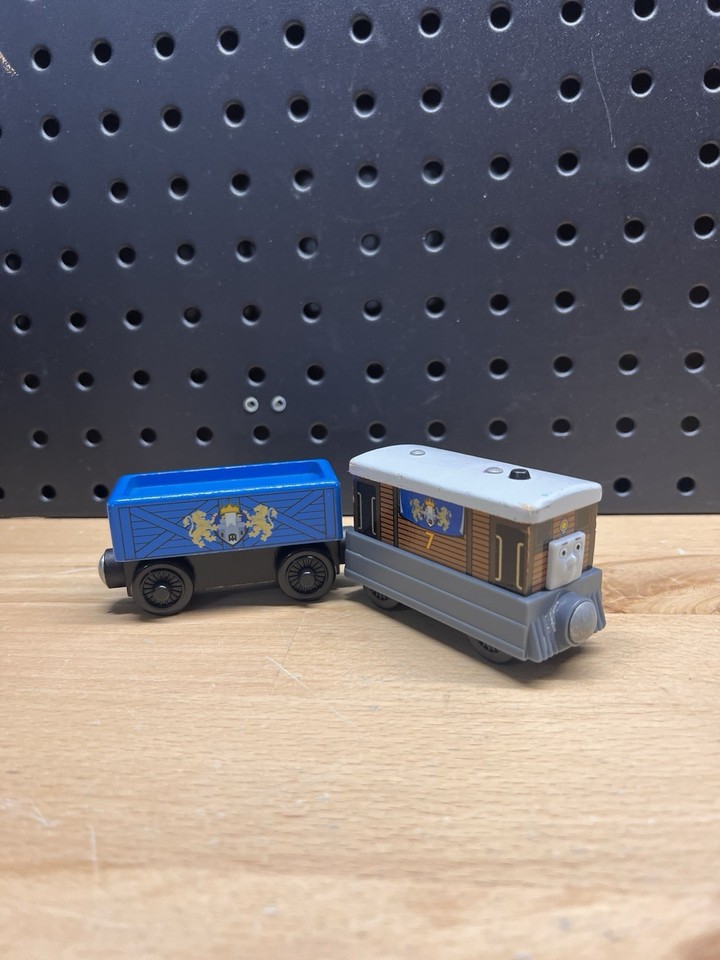 Thomas & Friends Wooden Railway Train Engine Toby Royal Crest Cargo ...