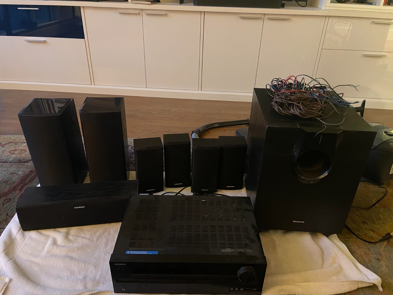 Onkyo HT-R590 Stereo System Receiver & Surround Sound w/ Speakers ...