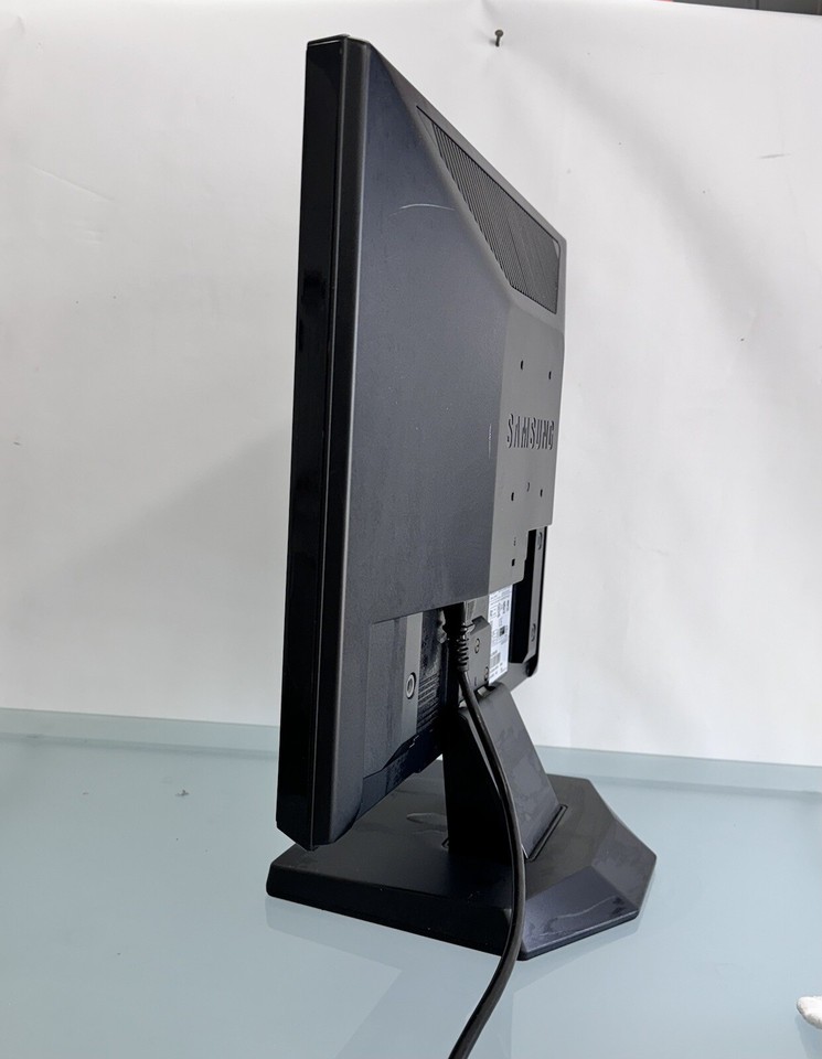 2005 Samsung Syncmaster 19" 930B LCD Flat Computer Monitor Test ...