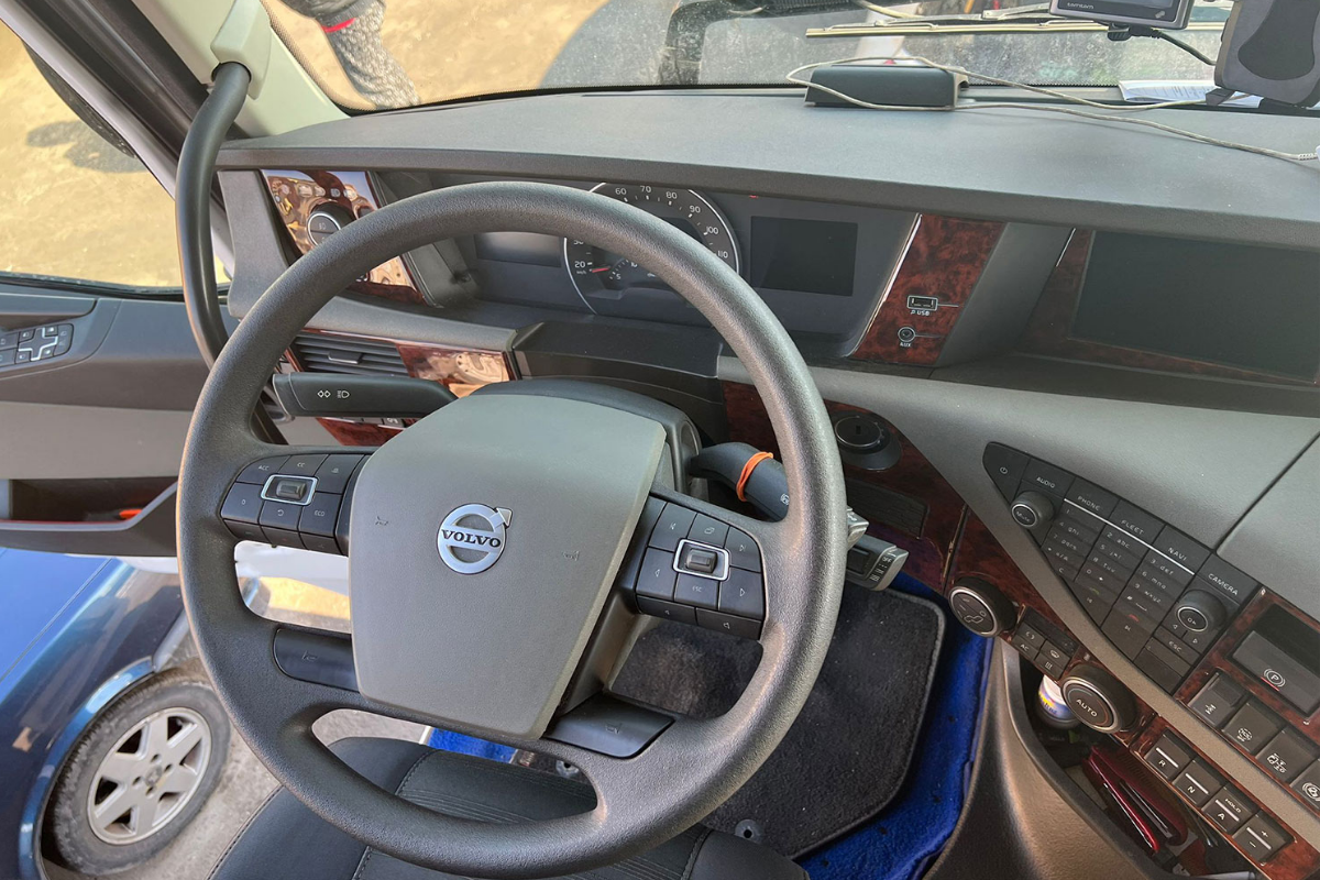 2017 Volvo Truck Design Dashboard