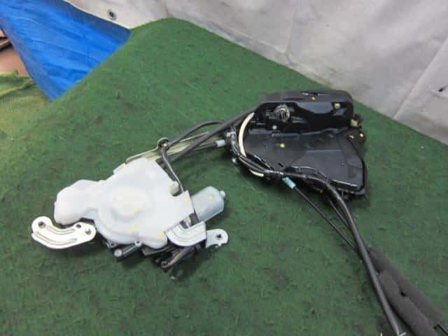 TOYOTA Crown 2008 Front Right Door Lock Actuator 6903030A50 [Used ...