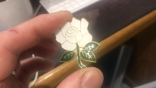 YORKSHIRE ROSE ENAMEL PIN BADGE GIFT WAR OF THE ROSES (PB8) BIGGER THAN ...