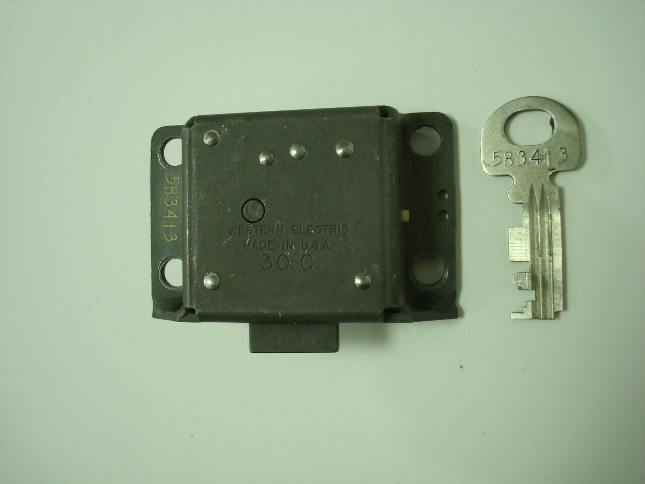 Pay phone Western Electric 3 slot payphone lock #30vault door w/2 KEYS ...