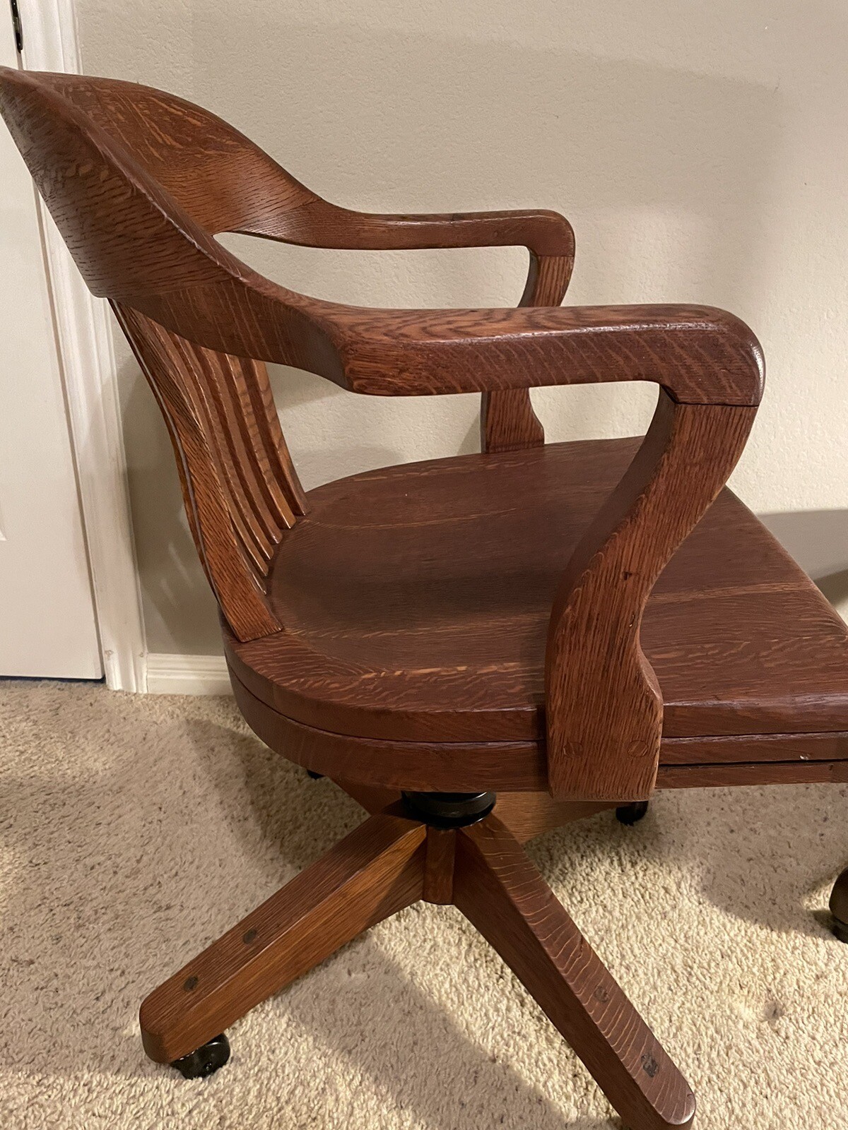 Antique Quartersawn Oak Wood Swivel Tilt Banker's/Lawyer's Chair 1940s ...