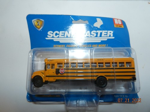 Walthers SceneMaster International Yellow International CE School Bus ...