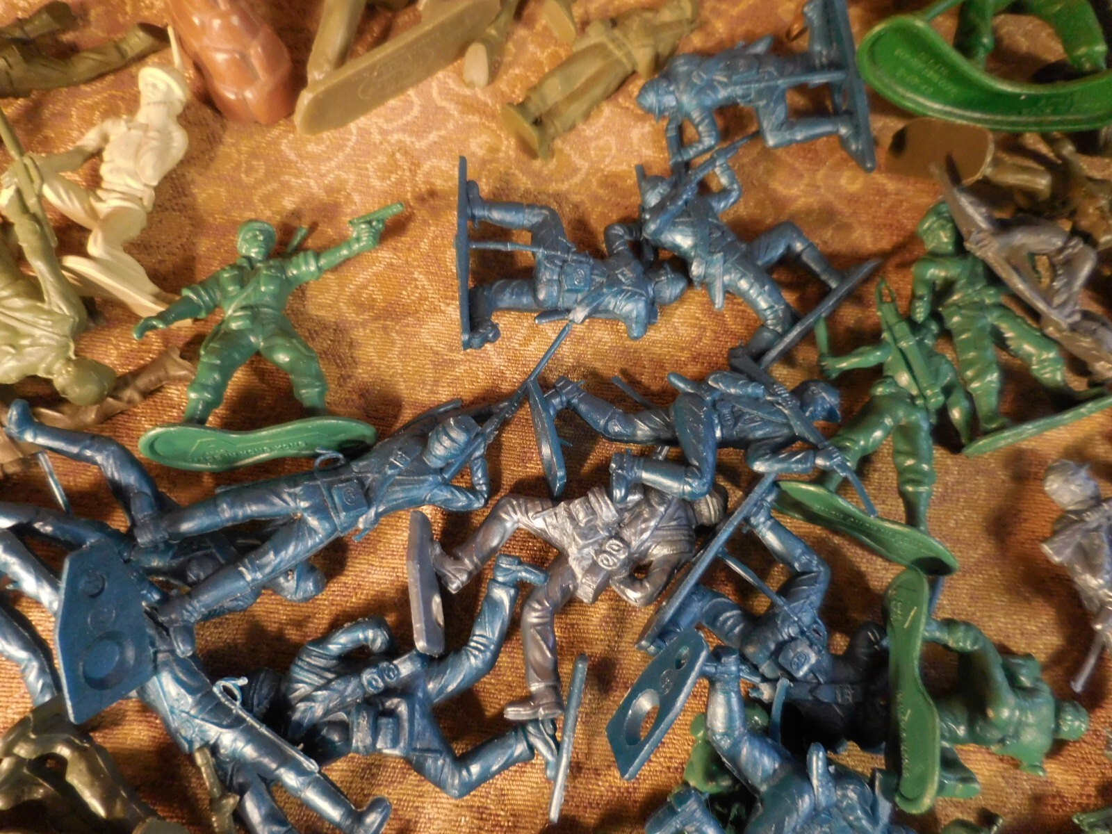 Lot of 250 Vintage Plastic Army Men Figures Playset Soldiers Marx MPC ...