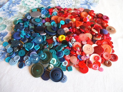 Craft Sewing Buttons Lot - Hundreds of Various Sizes Types Colors ...