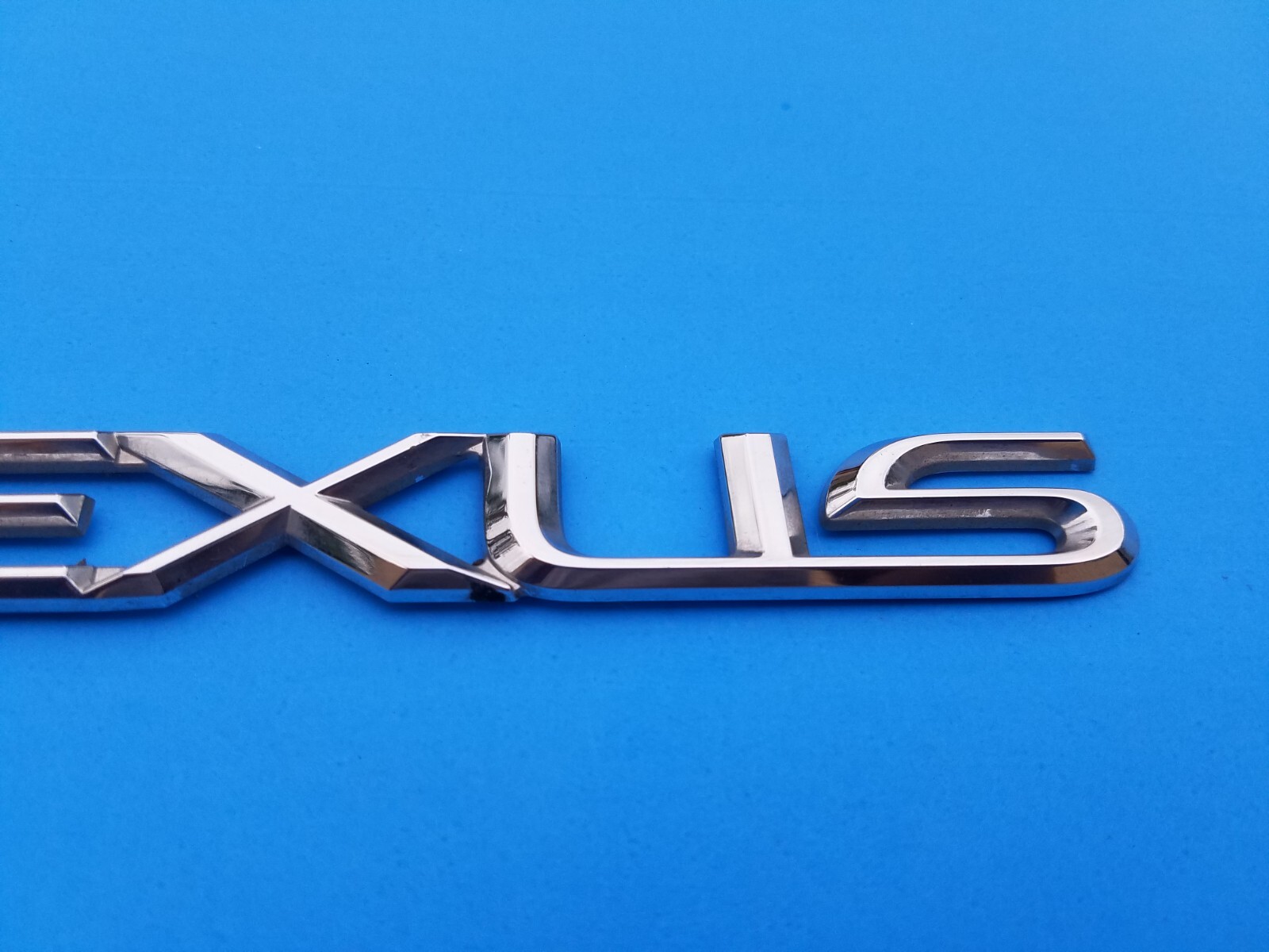 07 08 09 10 11 12 LEXUS ES350 REAR GATE EMBLEM LOGO BADGE SYMBOL USED ...