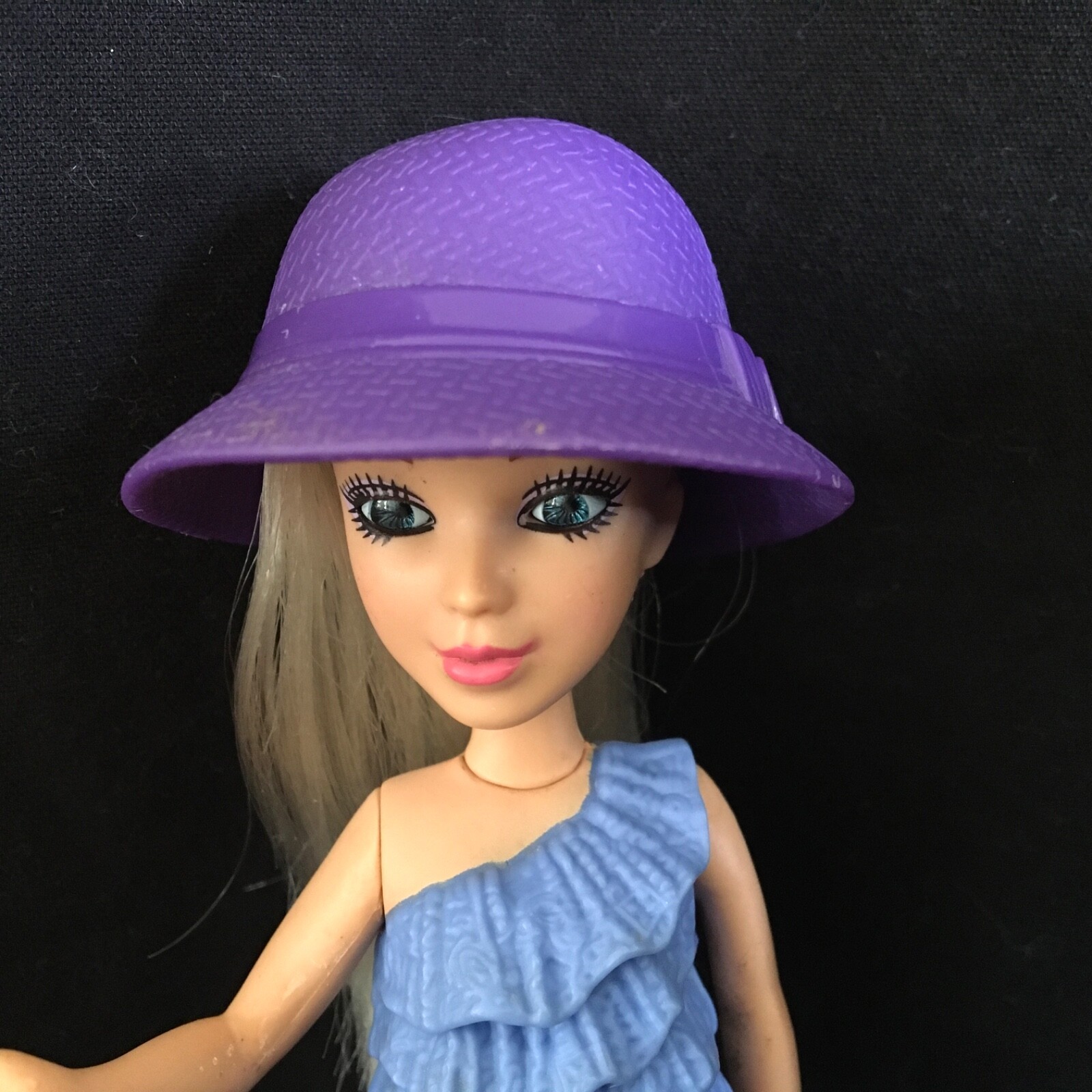 Liv Dolls Daniella #6 & Sophie #2 McDonalds Collectables 2012 Spin ...